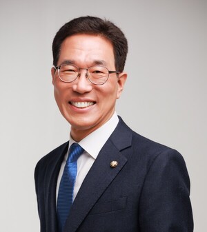 Consultant Kim Joo-yong... "expresses severe concern about candidate ...